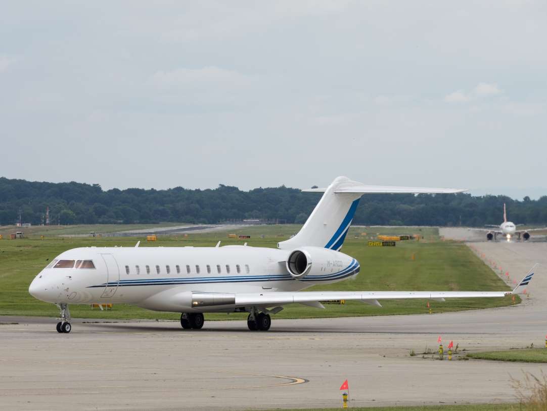 Global 6000 | Flights, Prices, and Specs | Stratos Jets